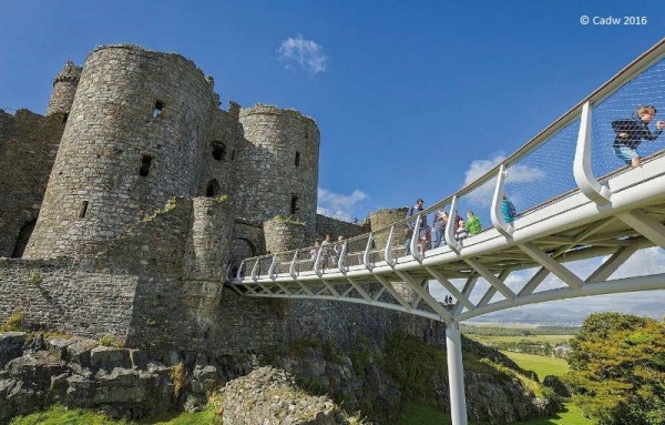 Harlech Castle Footbridge - SteelConstruction.info
