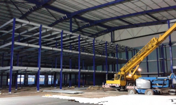 Screwfix Distribution Centre, Stoke-on-Trent - SteelConstruction.info